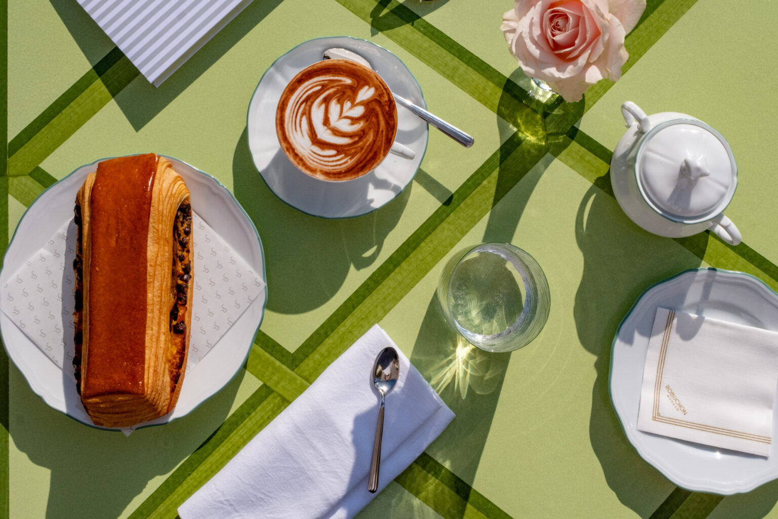 Le Petit Cafe - Restaurant - Boulangerie - Robuchon Monaco